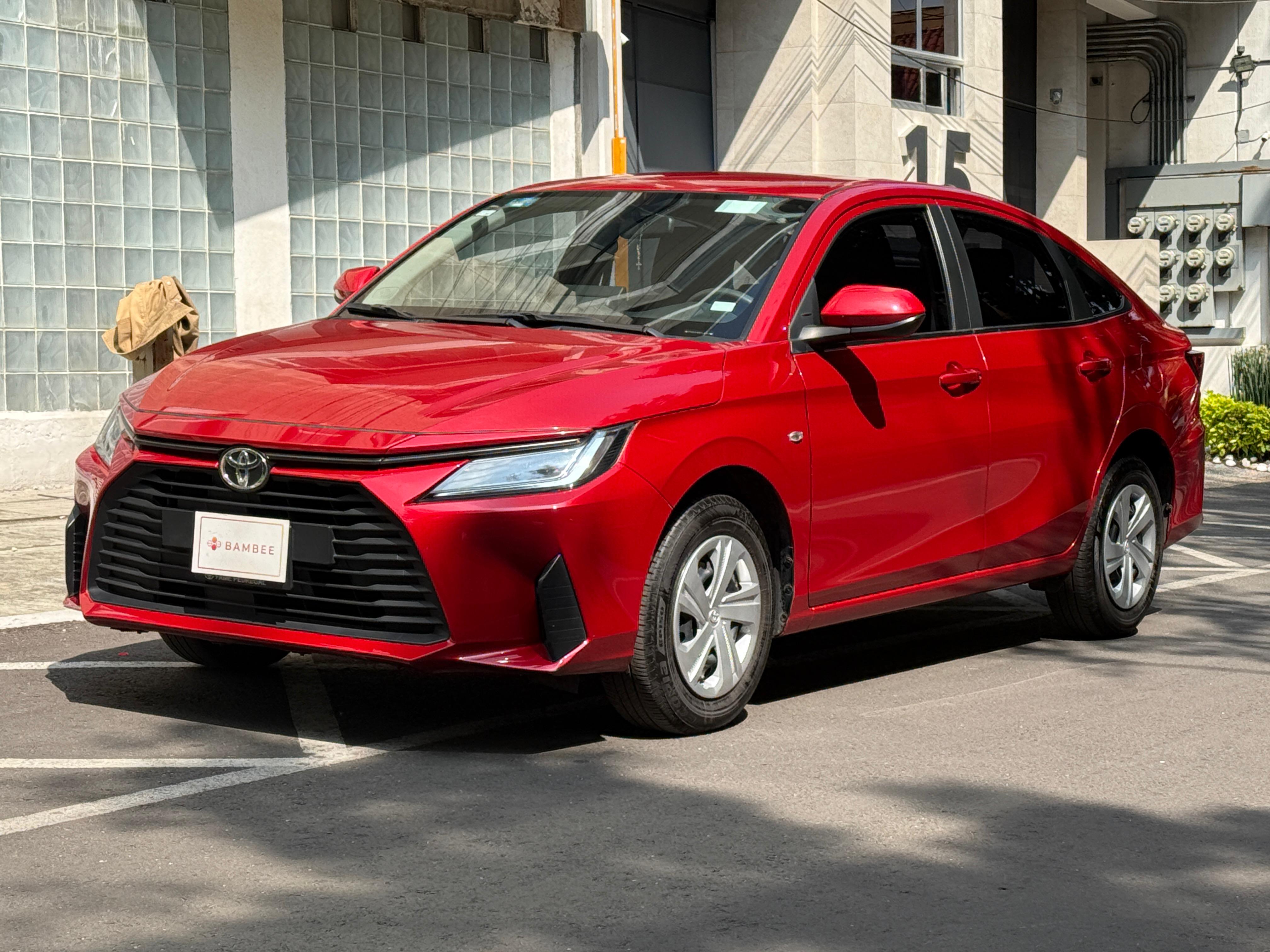 Toyota YARIS BASE TA 2023